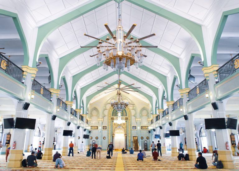 Mosques in Singapore: Where & how to visit them