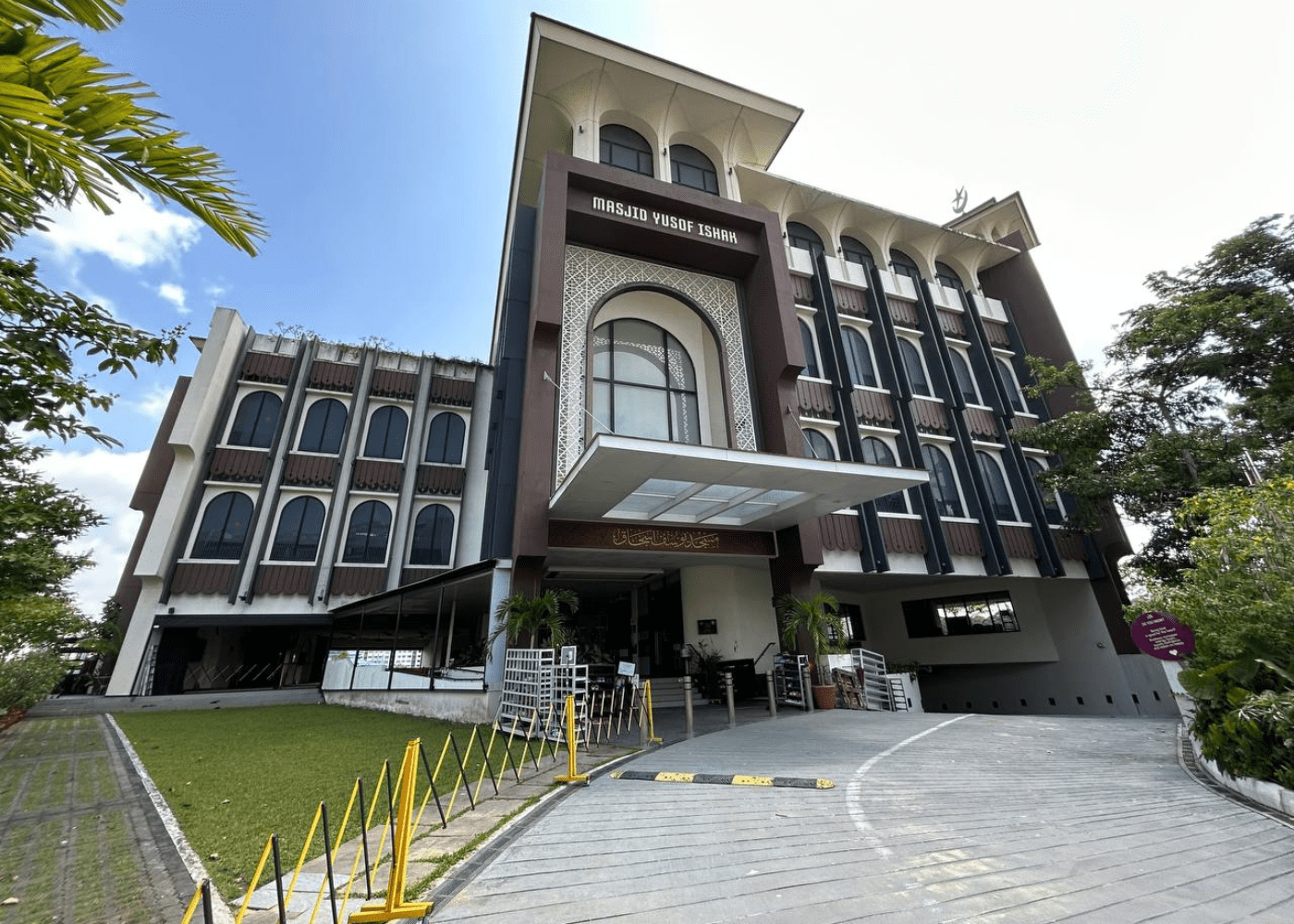 Mosques in Singapore: Where & how to visit them