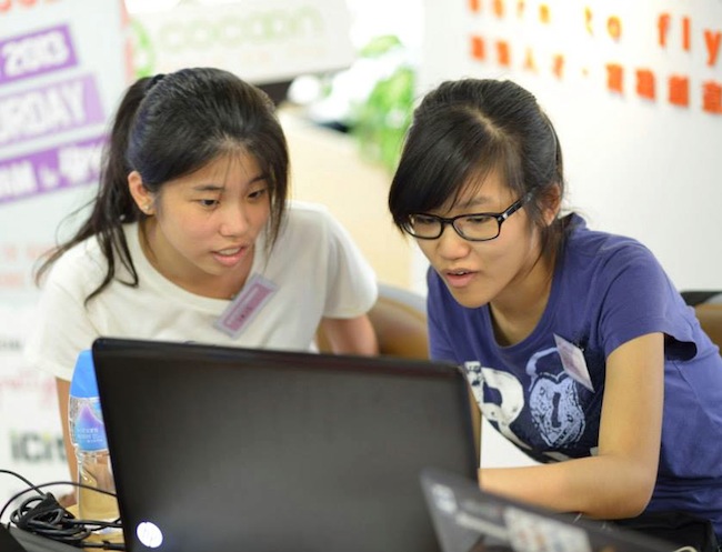 Coding For Girls | First Code Academy | HoneyKids Asia