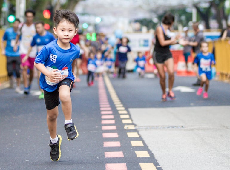 Standard Chartered Singapore Marathon 2018 Kids Dash | HoneyKids Asia