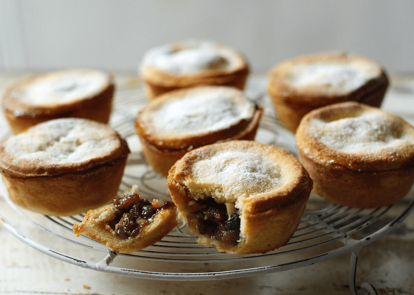 8 Christmas dessert recipes to make with the kids | HoneyKids Asia