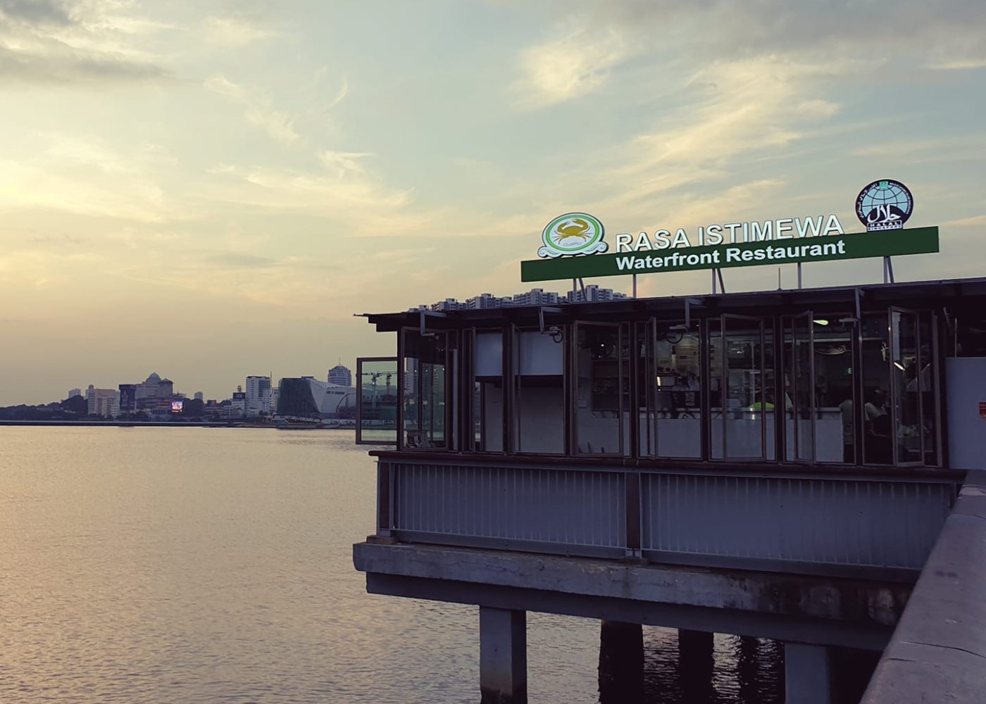 30 Best Halal Restaurants & Cafes in Singapore for Families