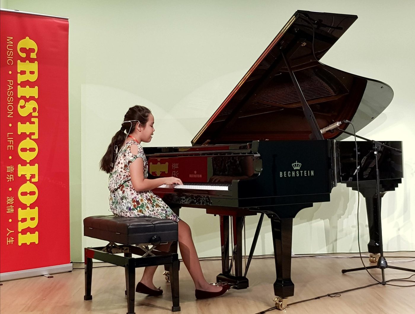 The best piano lessons for kids in Singapore | HoneyKids Asia