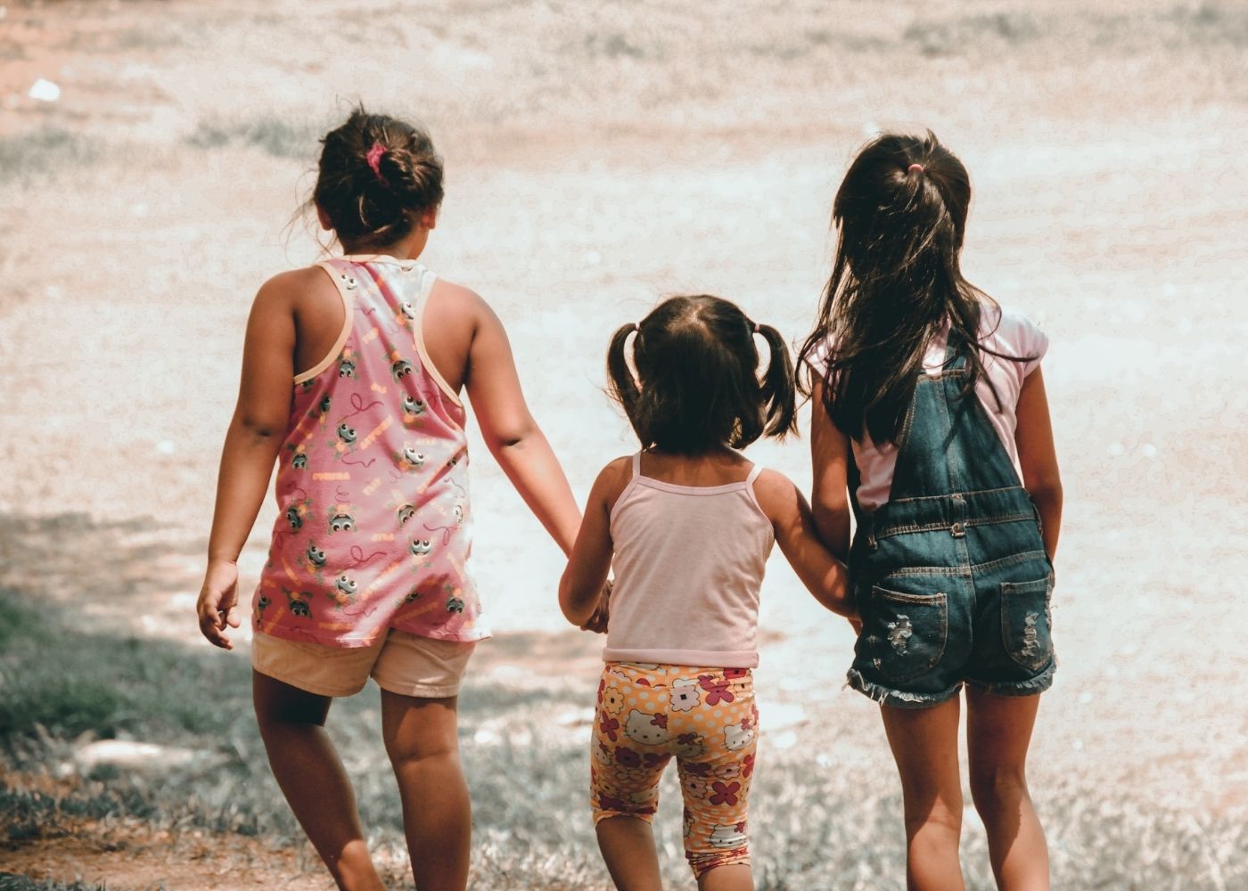 How to raise kind kids - 6 top tips | HoneyKids Asia