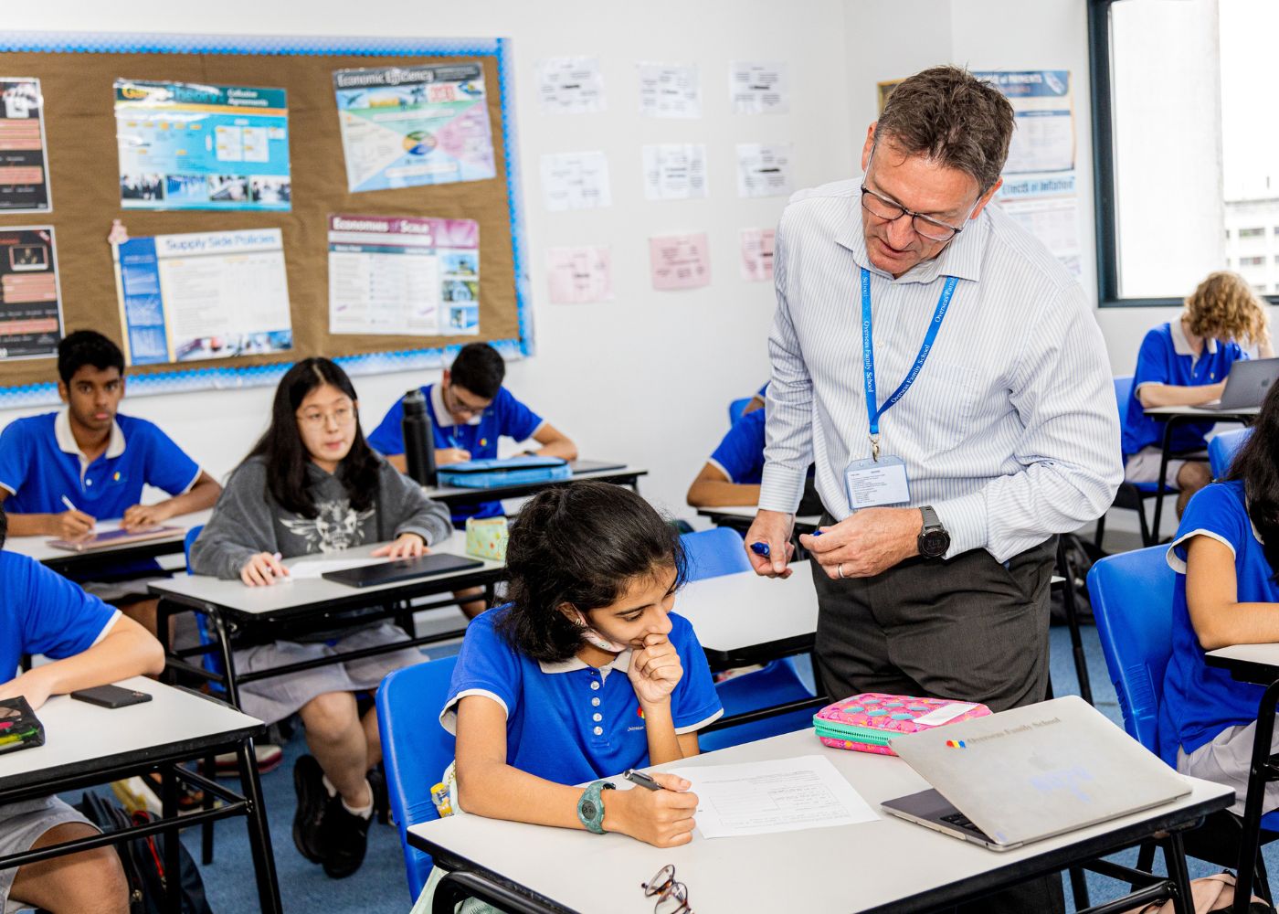 Overseas Family School Prestigious University Program | HoneyKids Asia